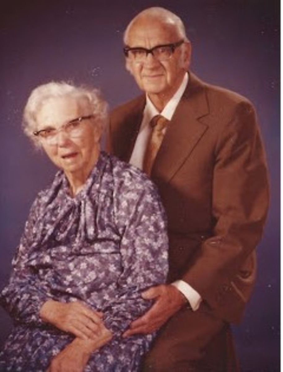 ESDA | Johanson, Eric John (1899–1999) and Nettie Roberta (Hare) (1899–1981)