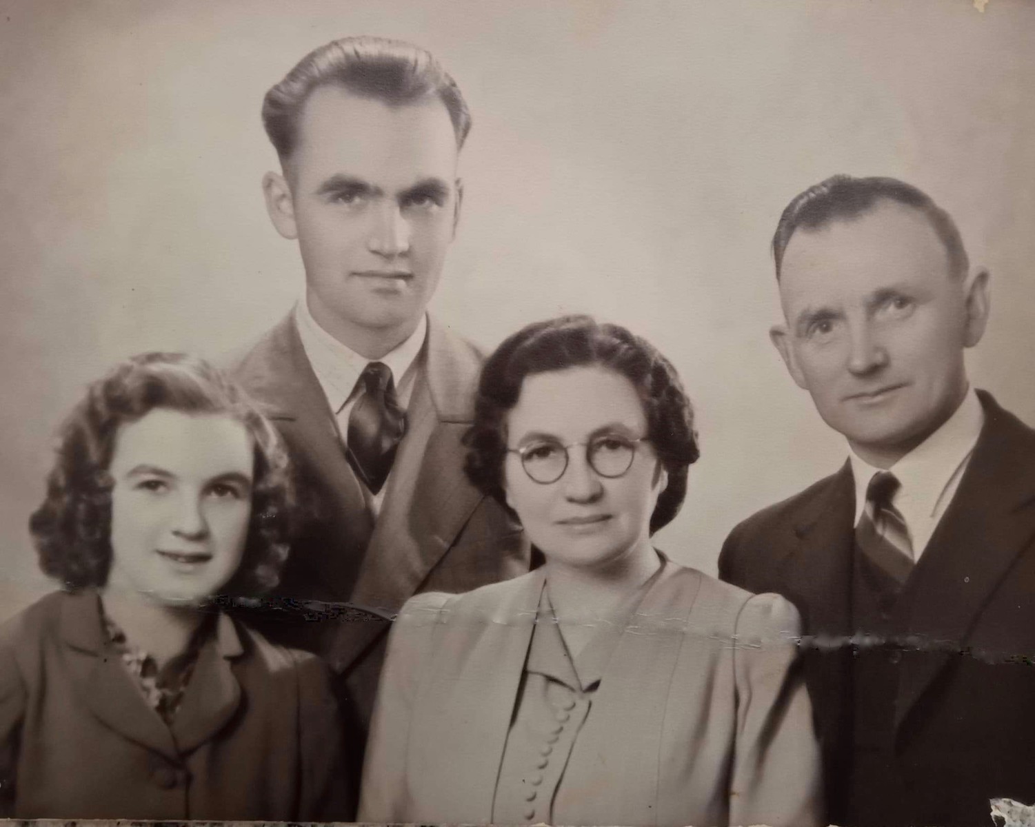 ESDA | Zanotti, Wilton Edward (1917–1987)