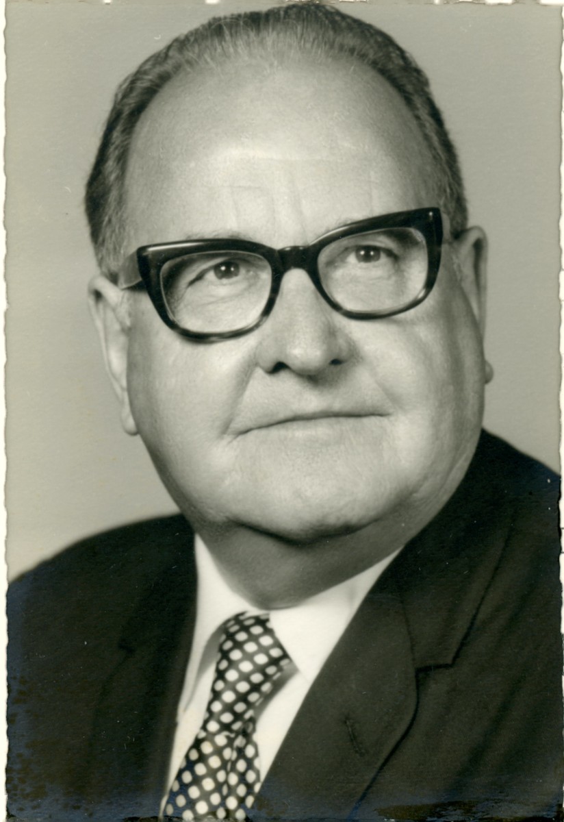 ESDA | Rasmussen, Lowell Reed (1907–1998)