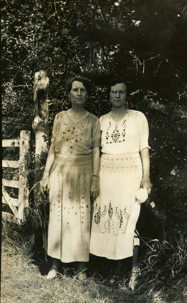 ESDA | Harding, Frances June (Keller) (1906–1992)