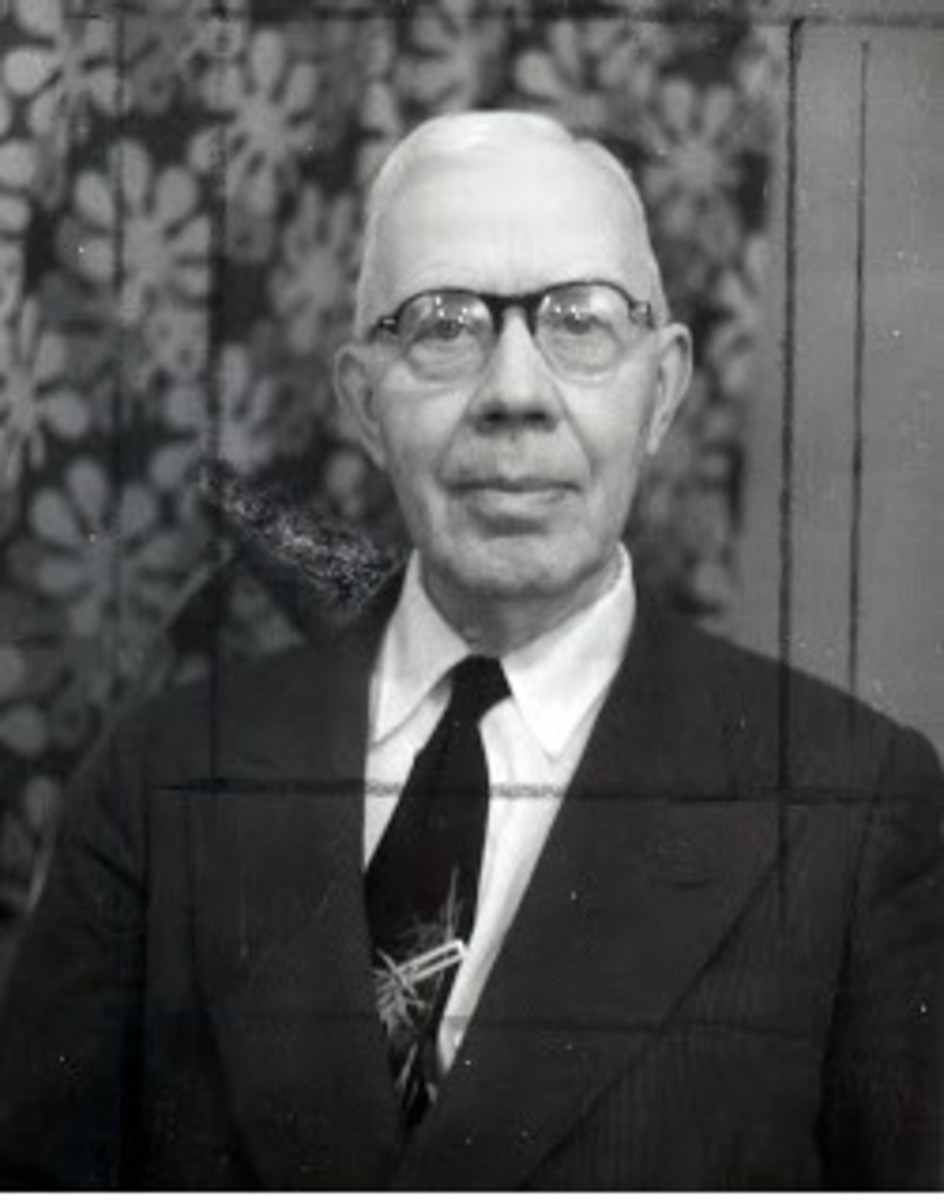 ESDA | Miller, Harry Willis (1879–1977) and Marie Elizabeth (Iverson) (1884–1950); later Mary ...